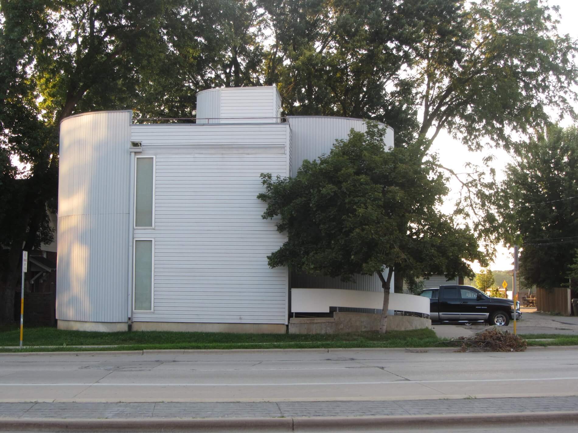 Wave panel: A key component in award-winning facade rejuvenation