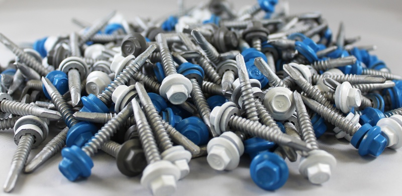 Tips for Selecting and Installing Screws in Metal Roofing